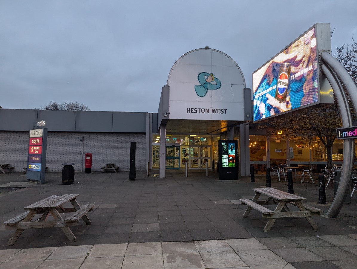 M4 - Heston Services - Westbound - Moto | AccessAble