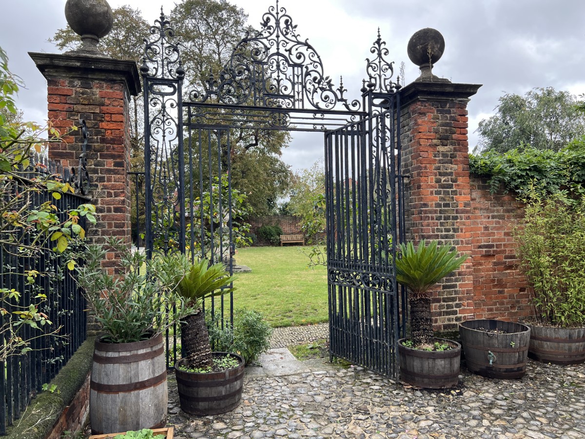 Rainham Hall - Gardens | AccessAble