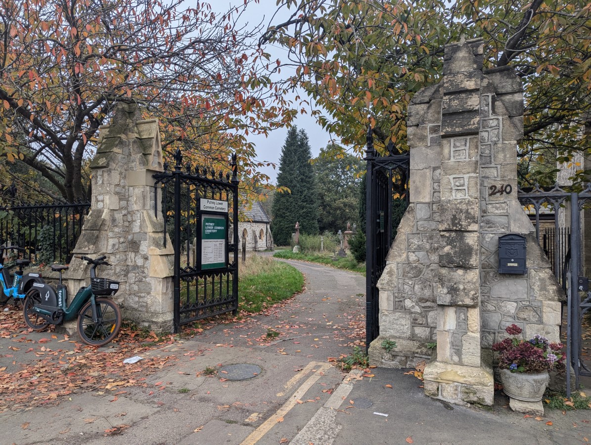 Putney Lower Common Cemetery | AccessAble