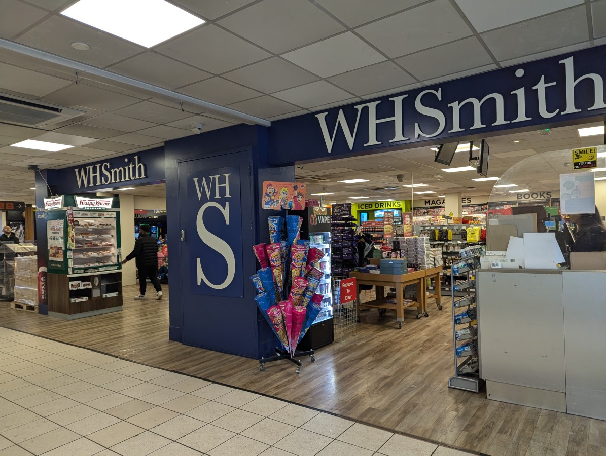 WHSmith - M6 - Knutsford Services - Southbound - Moto | AccessAble