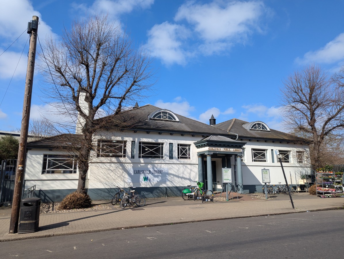 Earlsfield Library | AccessAble