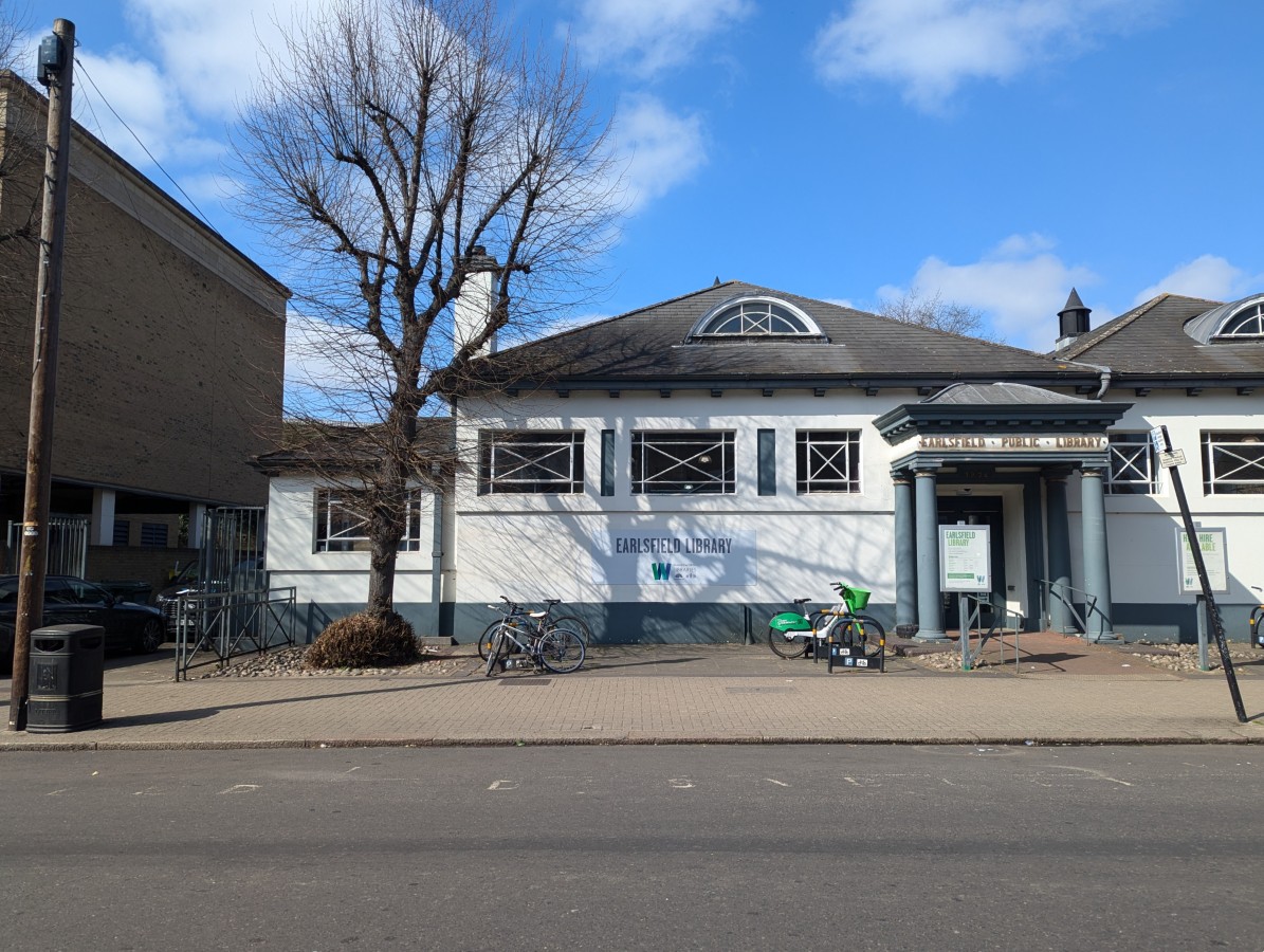 Earlsfield Library | AccessAble
