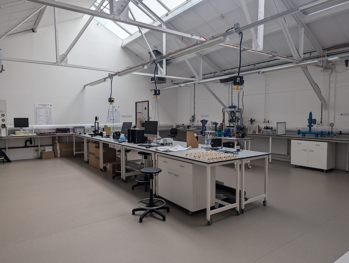 G.15M First Year Chemical Engineering Laboratory | AccessAble