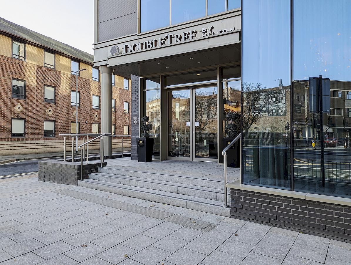 Doubletree by Hilton Hull | AccessAble
