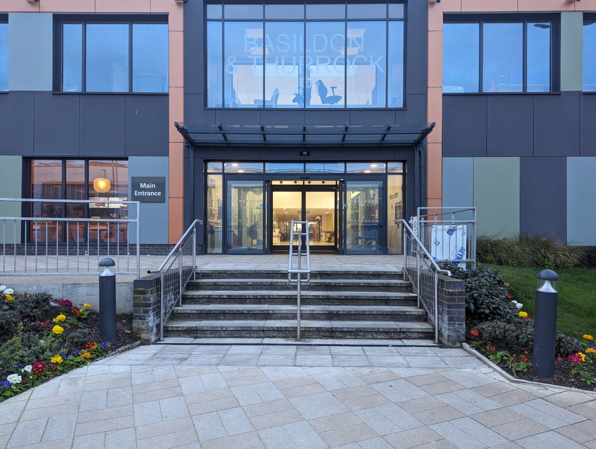Basildon University Hospital - Entrances | AccessAble