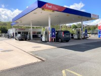 Tesco Welshpool Superstore Petrol Station | AccessAble
