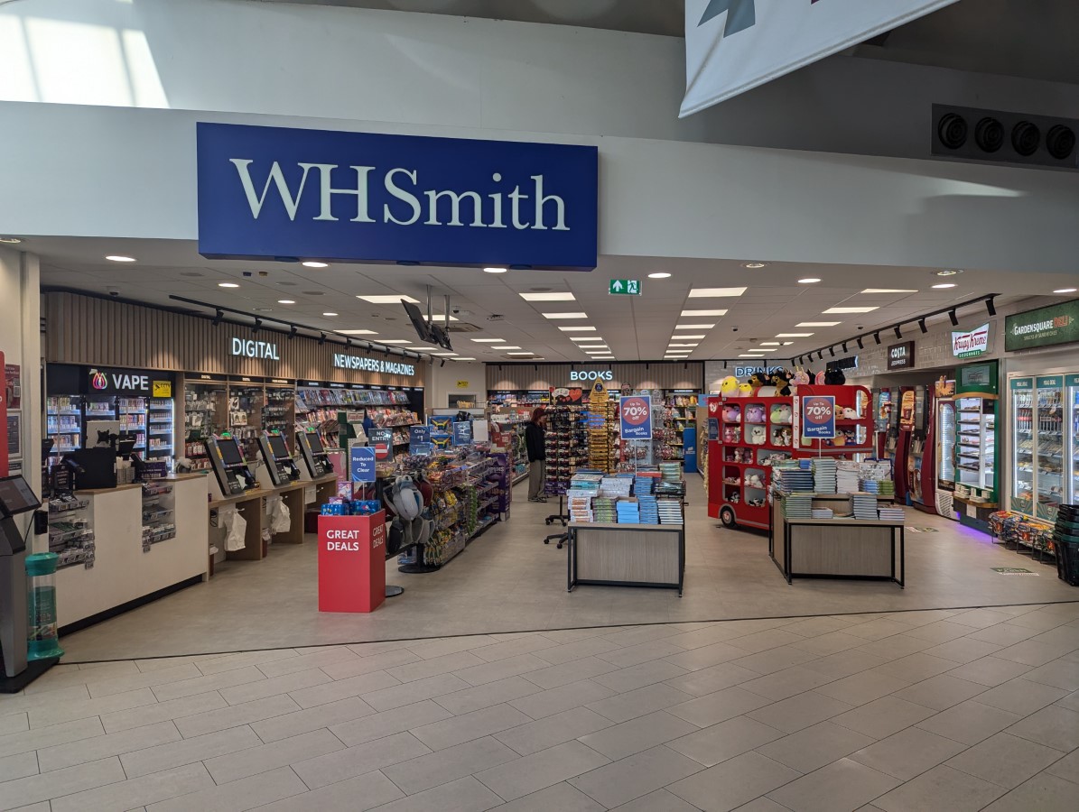 WHSmith - M5 - Strensham Services - Southbound - Roadchef | AccessAble