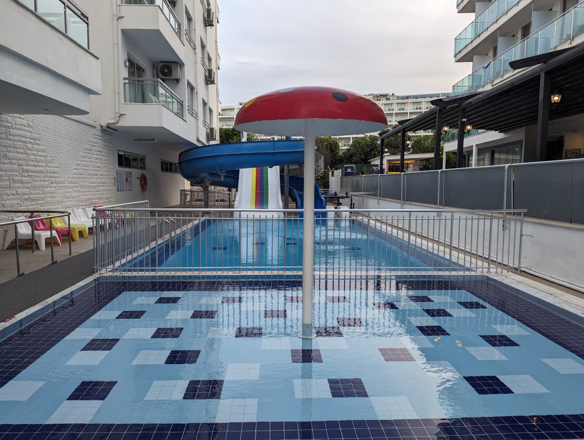 Blue Bay Platinum - Splash Park | AccessAble