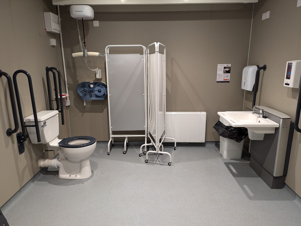 M1 - Toddington Services - Southbound - Moto Toilet Facilities | AccessAble