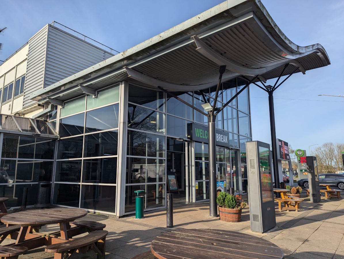 M6 - Charnock Richard Services - Southbound - Welcome Break | AccessAble