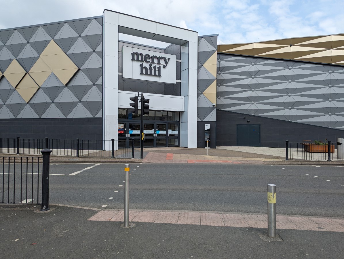 Merry Hill - P7 Car Park and Entrances | AccessAble