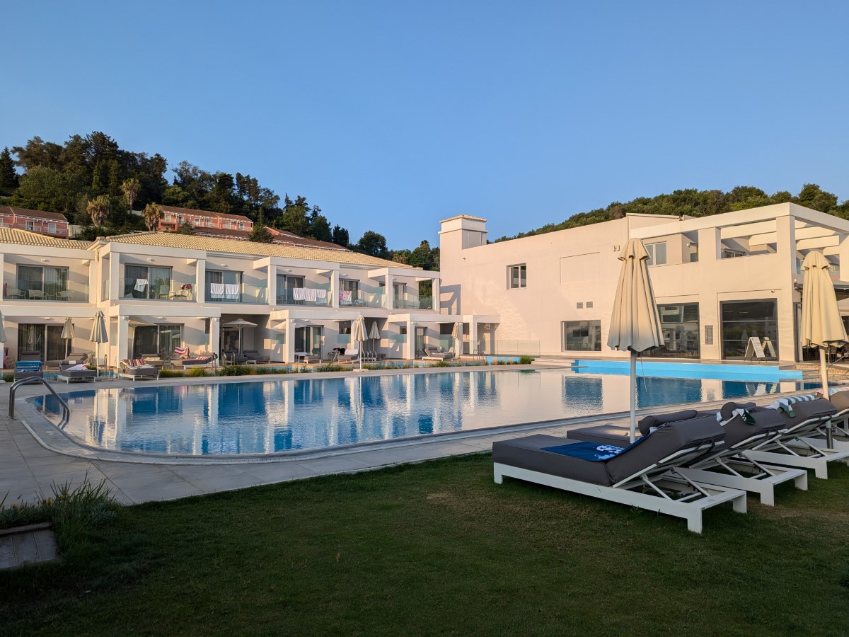 Destino Blue - Outdoor Pool | AccessAble