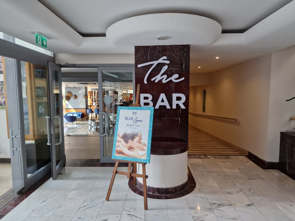 TUI Blue Grand Azur - The Bar | AccessAble