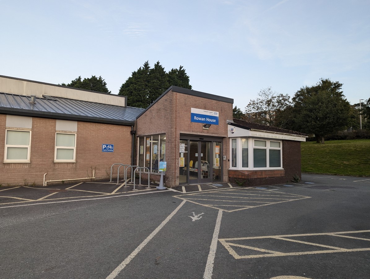 Rowan House - Pain Clinic | AccessAble