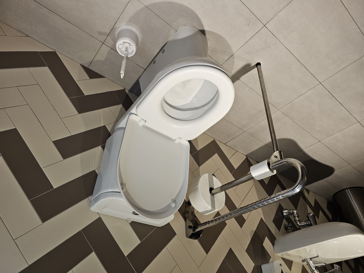 Port Benidorm - Toilets with Adaptations for Disabled People | AccessAble