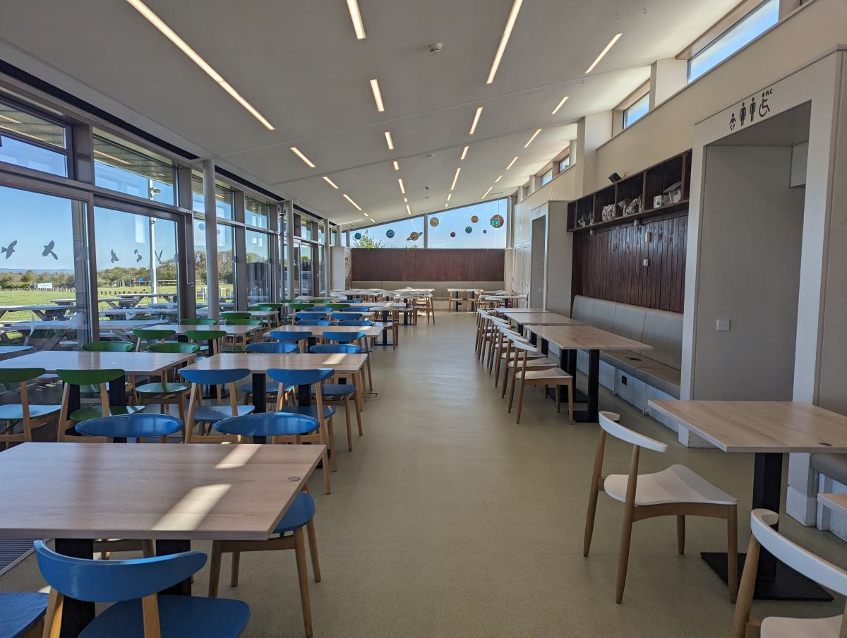 Dunstable Downs and Whipsnade Estate - Café & Shop | AccessAble