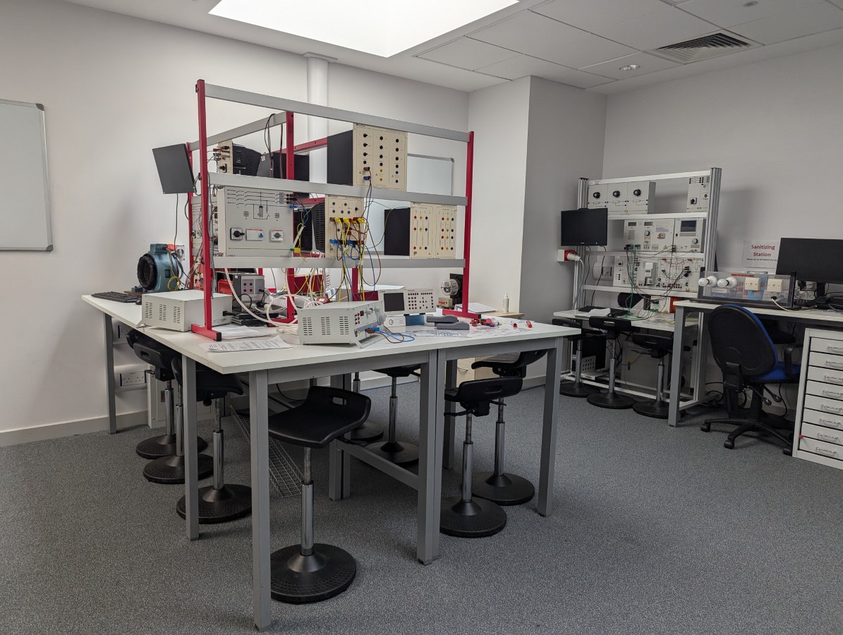 E220 - Teaching Lab | AccessAble