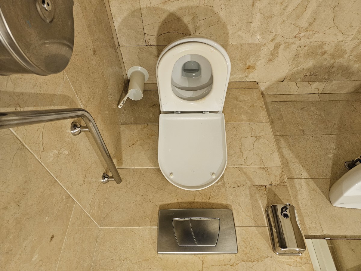 TUI Suneo Haiti - Toilets With Adaptations for Disabled People | AccessAble