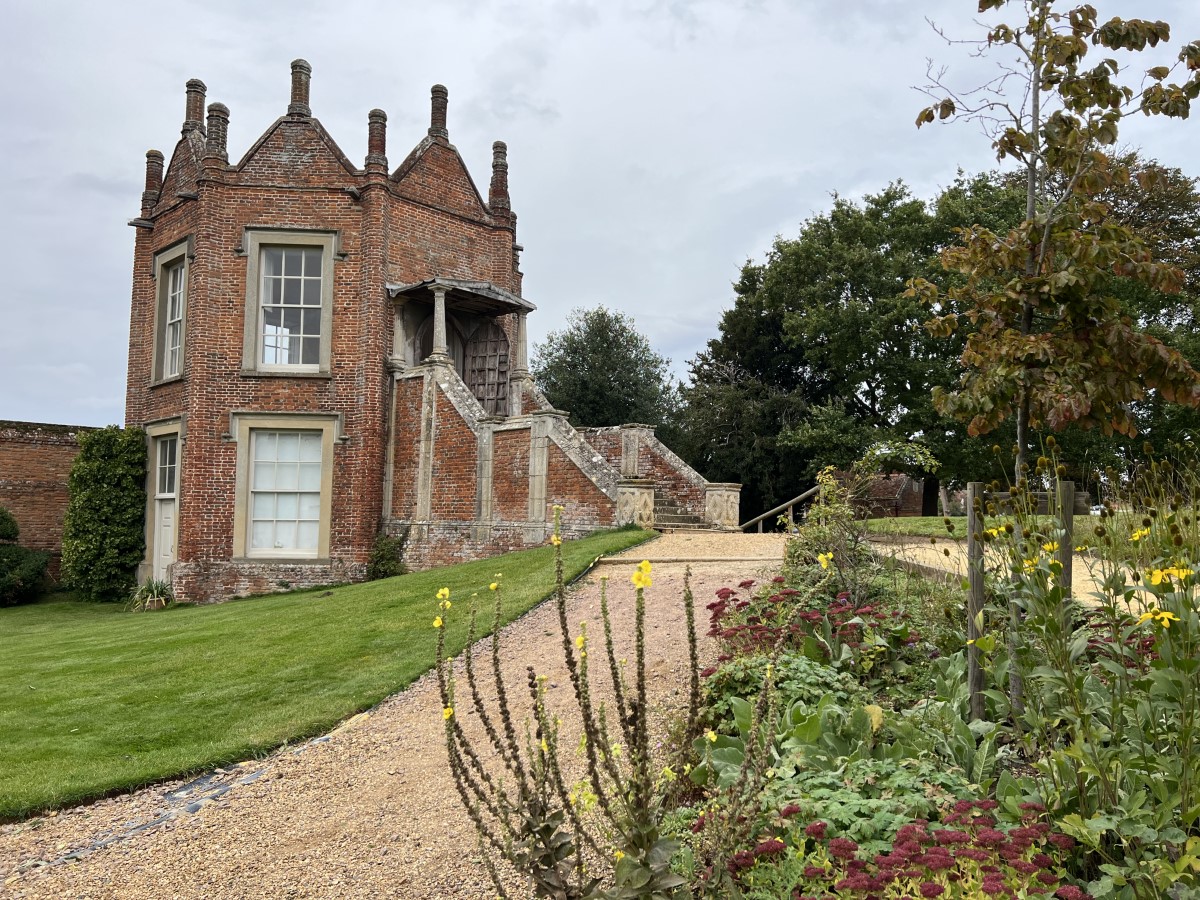 Melford Hall - Banqueting House | AccessAble
