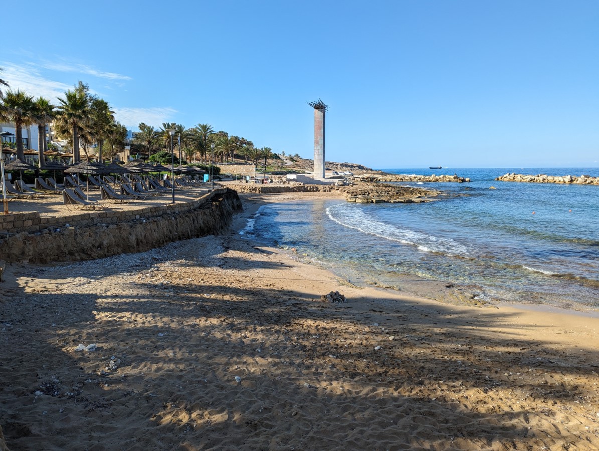 St George Beach Hotel and Spa Resort - Beach | AccessAble
