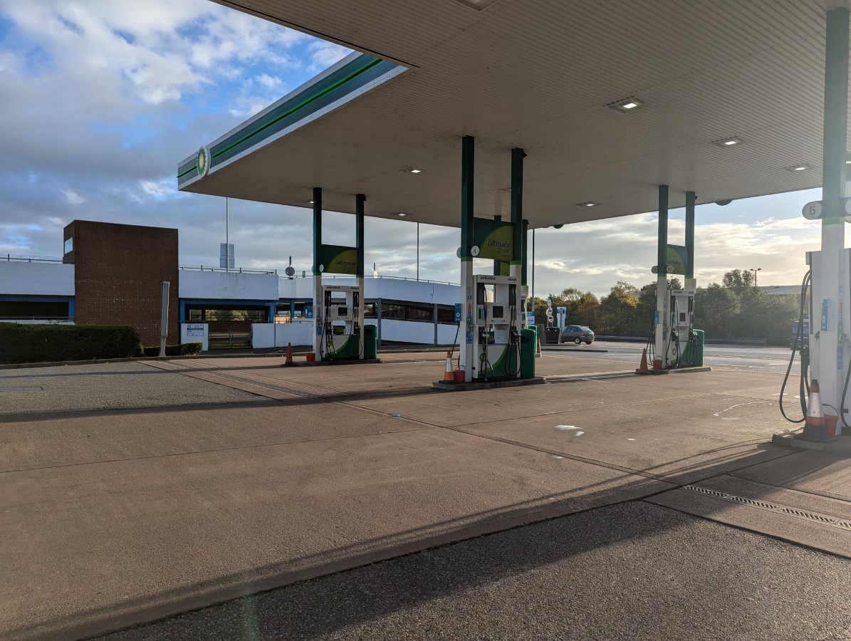 BP Petrol Station - M5 - Bridgwater Services - Moto | AccessAble