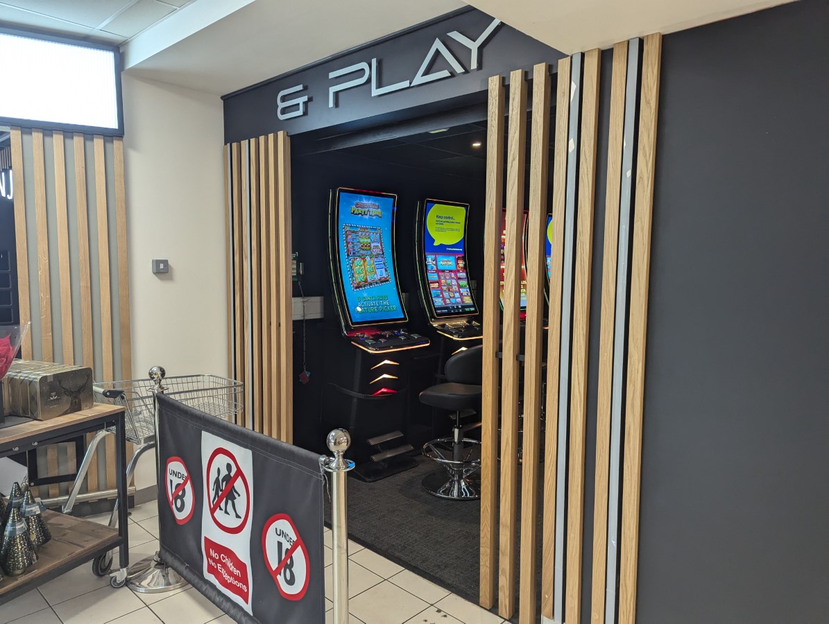 & Play Gaming Lounge 2 - A1(M) - Blyth Services - Moto | AccessAble
