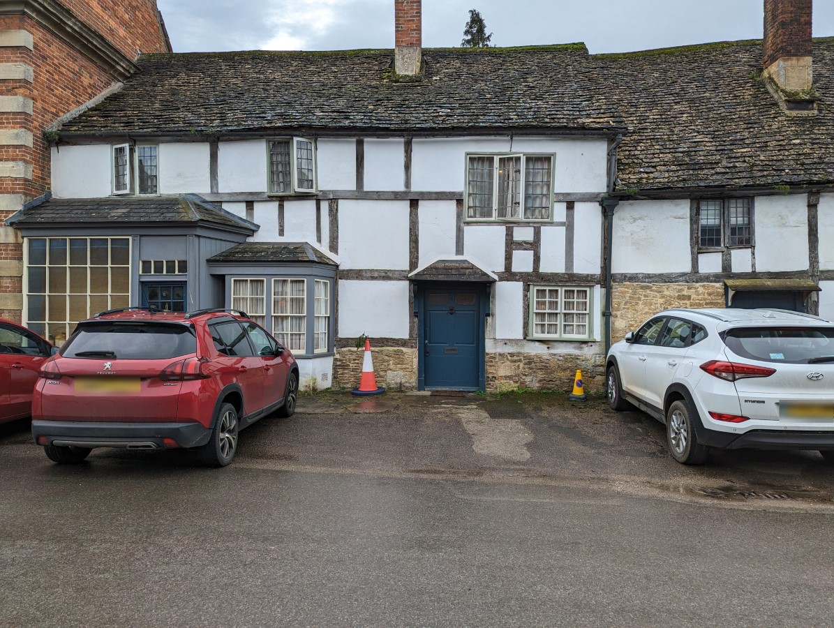 2 High Street - Getting To and Getting In | AccessAble