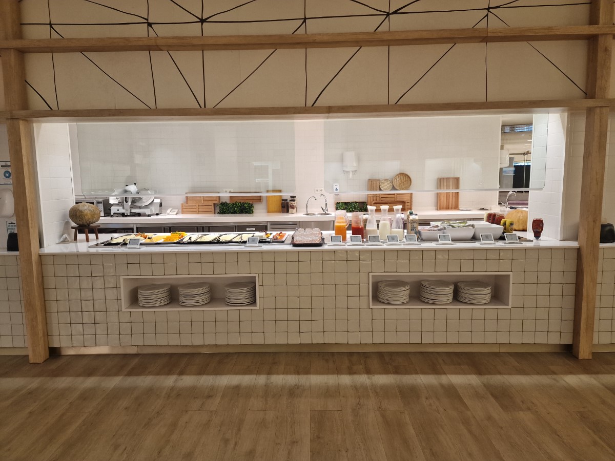 Guayarmina Princess - Food Market - Buffet Restaurant | AccessAble