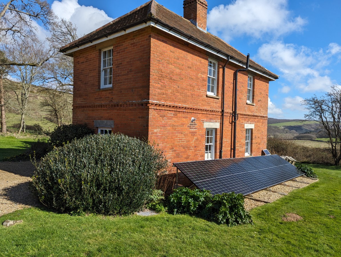 Longstone Cottage - National Trust | AccessAble