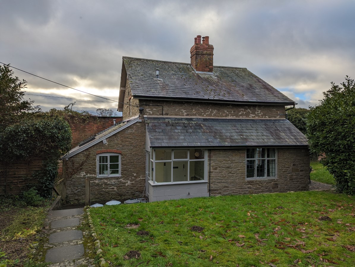 Croft Garden Cottage - Getting To and Getting In | AccessAble