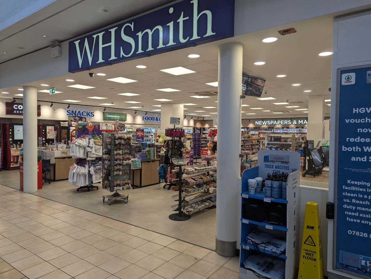 WHSmith - M5 - Strensham Services - Northbound - Roadchef | AccessAble