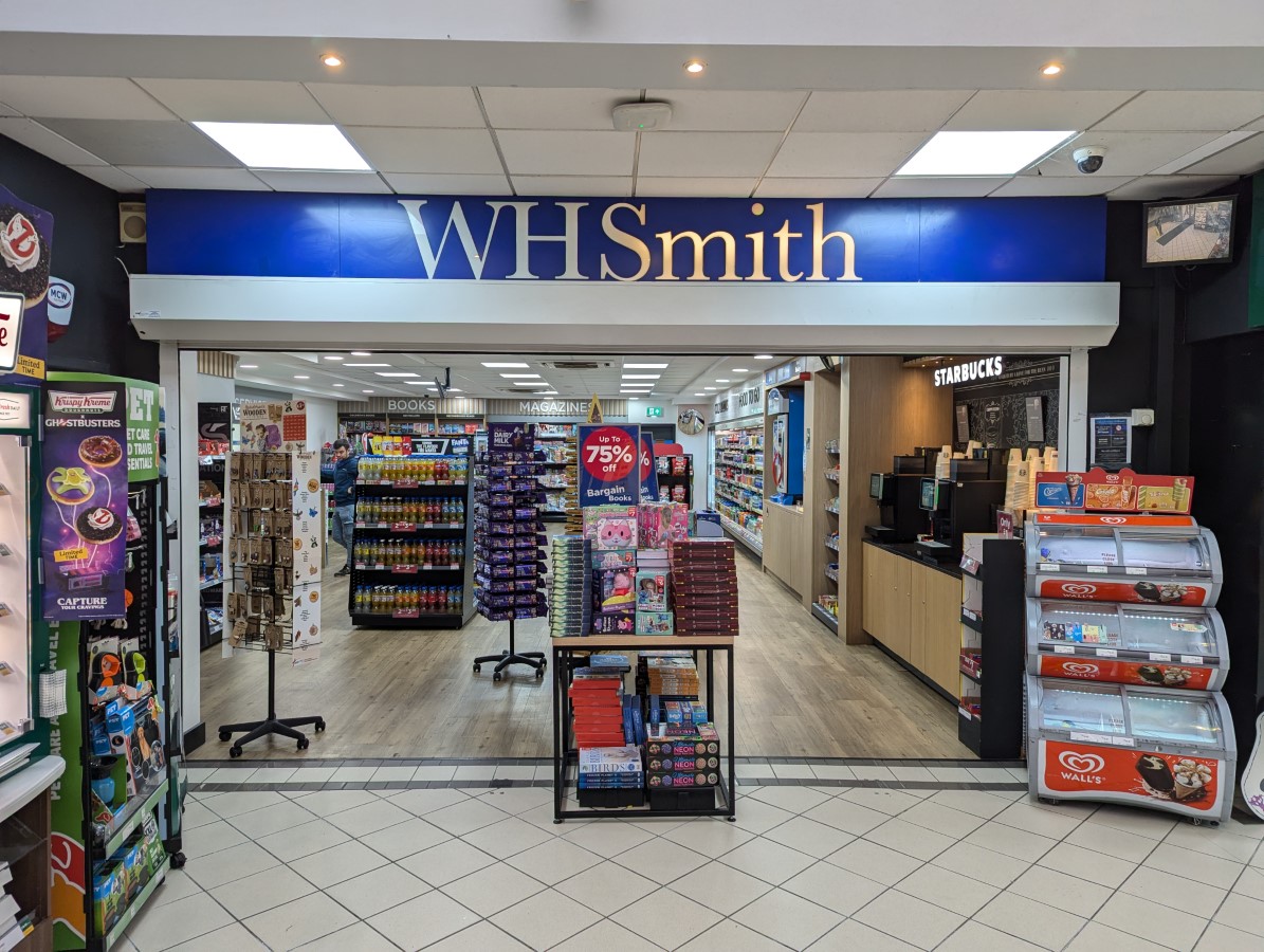 WHSmith - M1 - Newport Pagnell Services - Southbound - Welcome Break ...