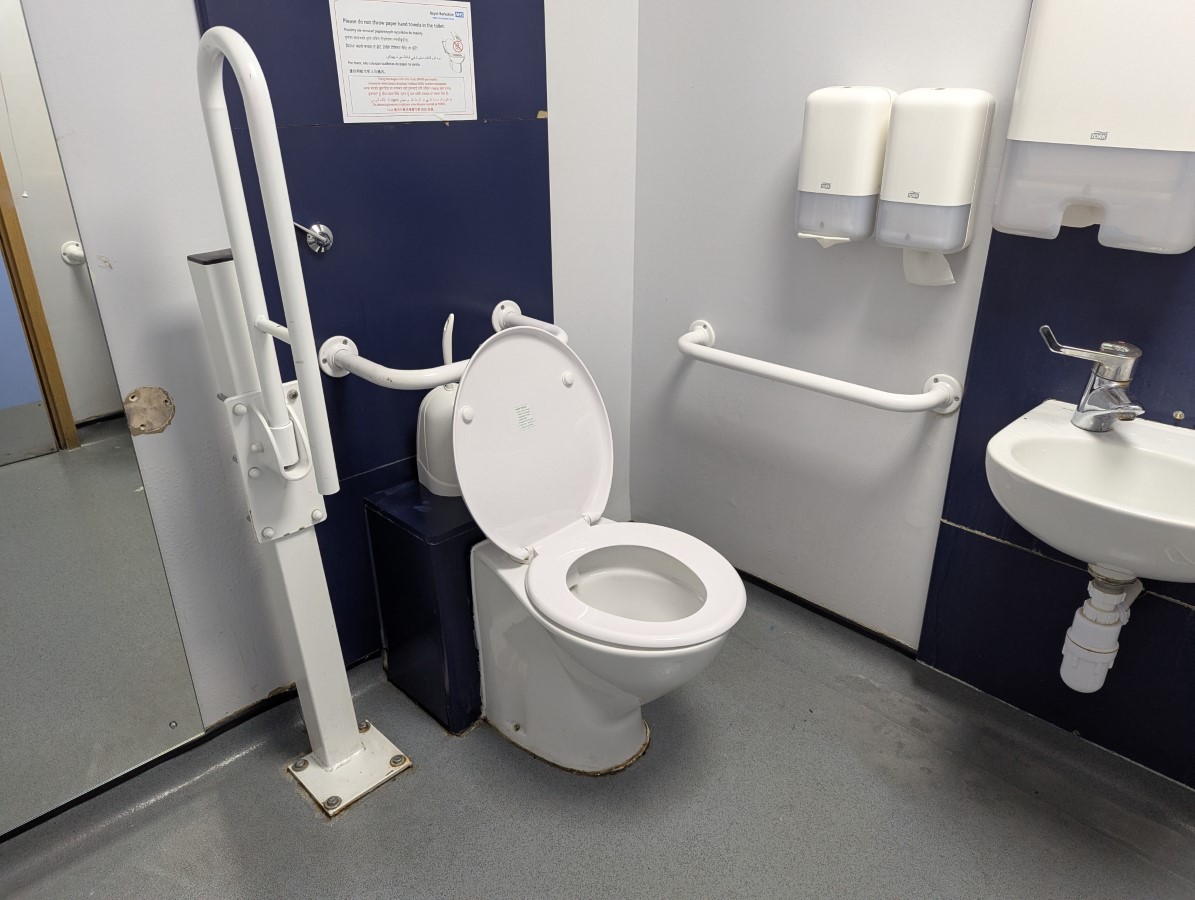 Stoma Friendly Toilets - Royal Berkshire Hospital | AccessAble