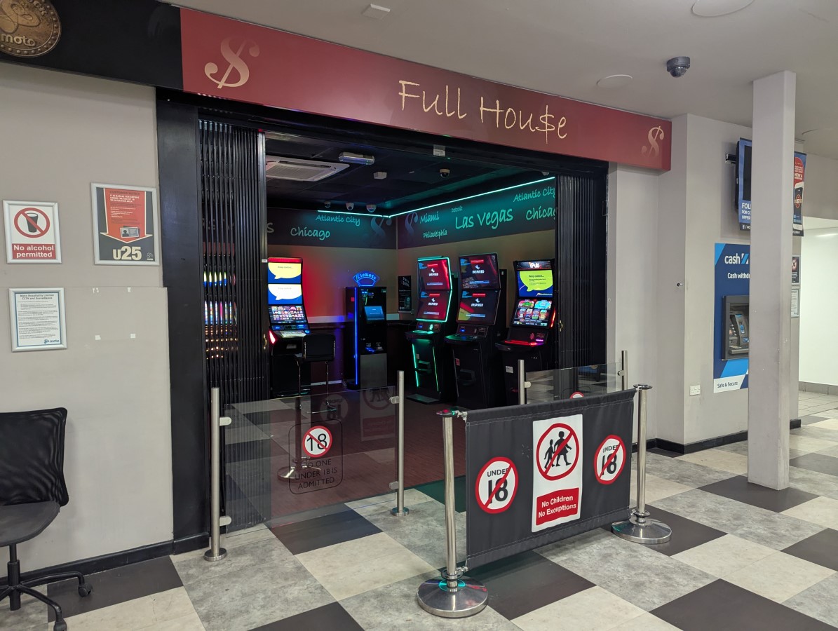 Full House - M4 - Heston Services - Westbound - Moto | AccessAble