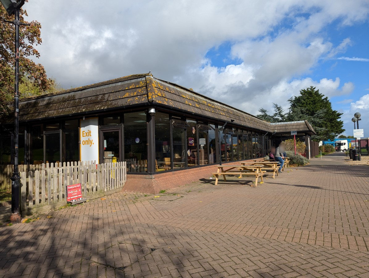 M5 - Taunton Deane Services - Northbound - Roadchef | AccessAble