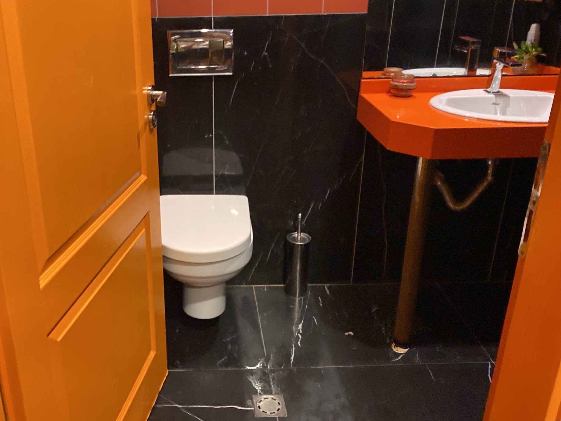 TUI SUNEO Serenity Bay - Toilets with Adaptations for Disabled People ...