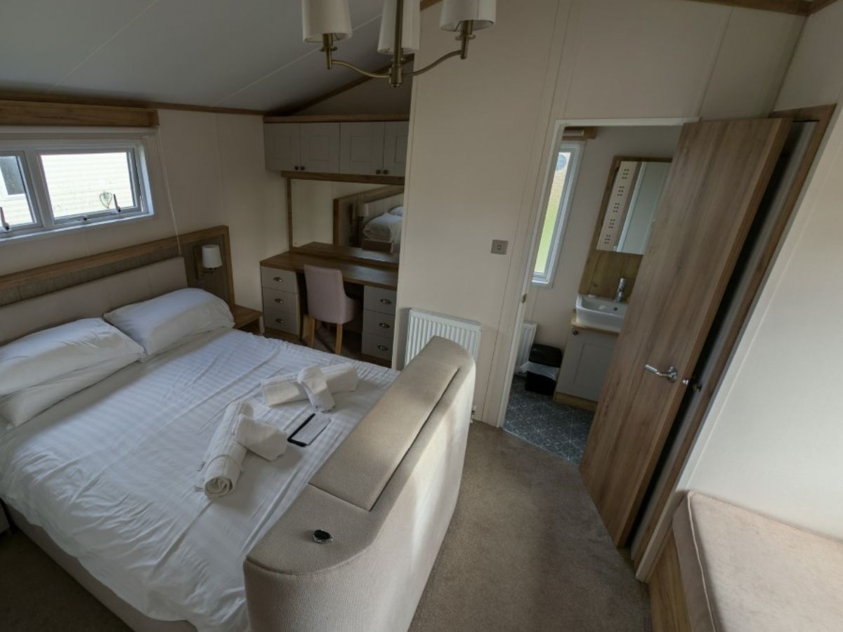 Atlantic Coast Holiday Park - Luxury Hot Tub Lodge | AccessAble