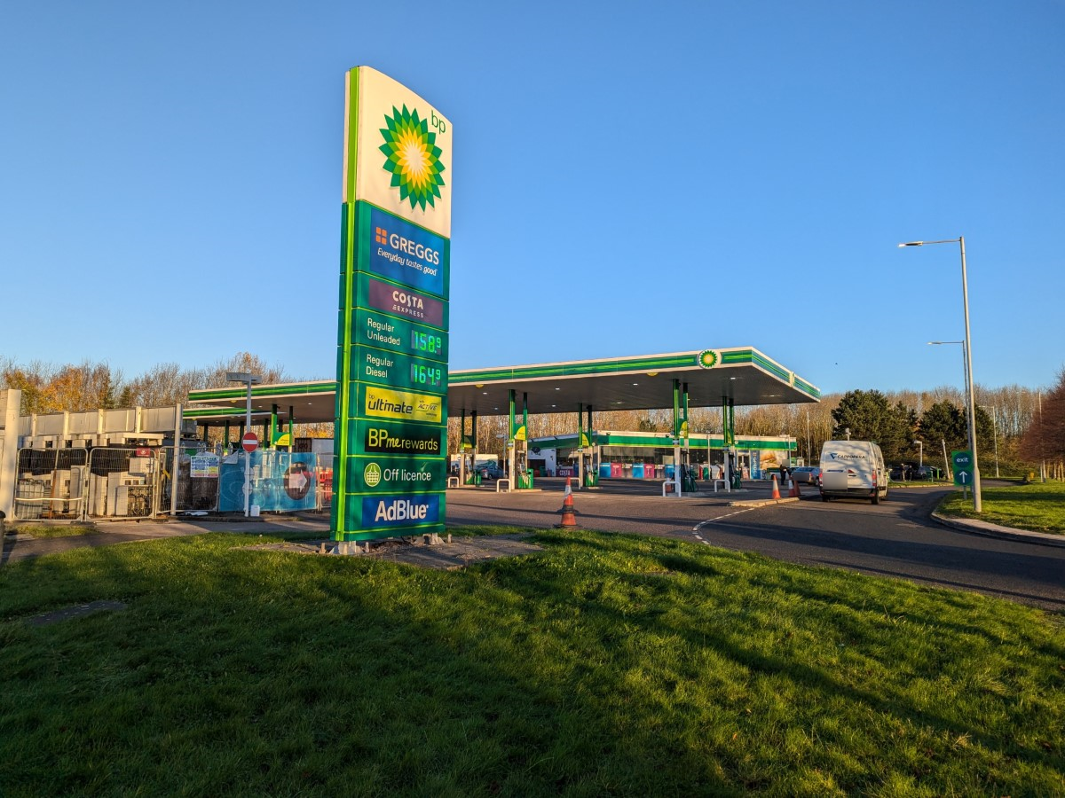 BP Petrol Station - M1 - Donington Park Services - Moto | AccessAble