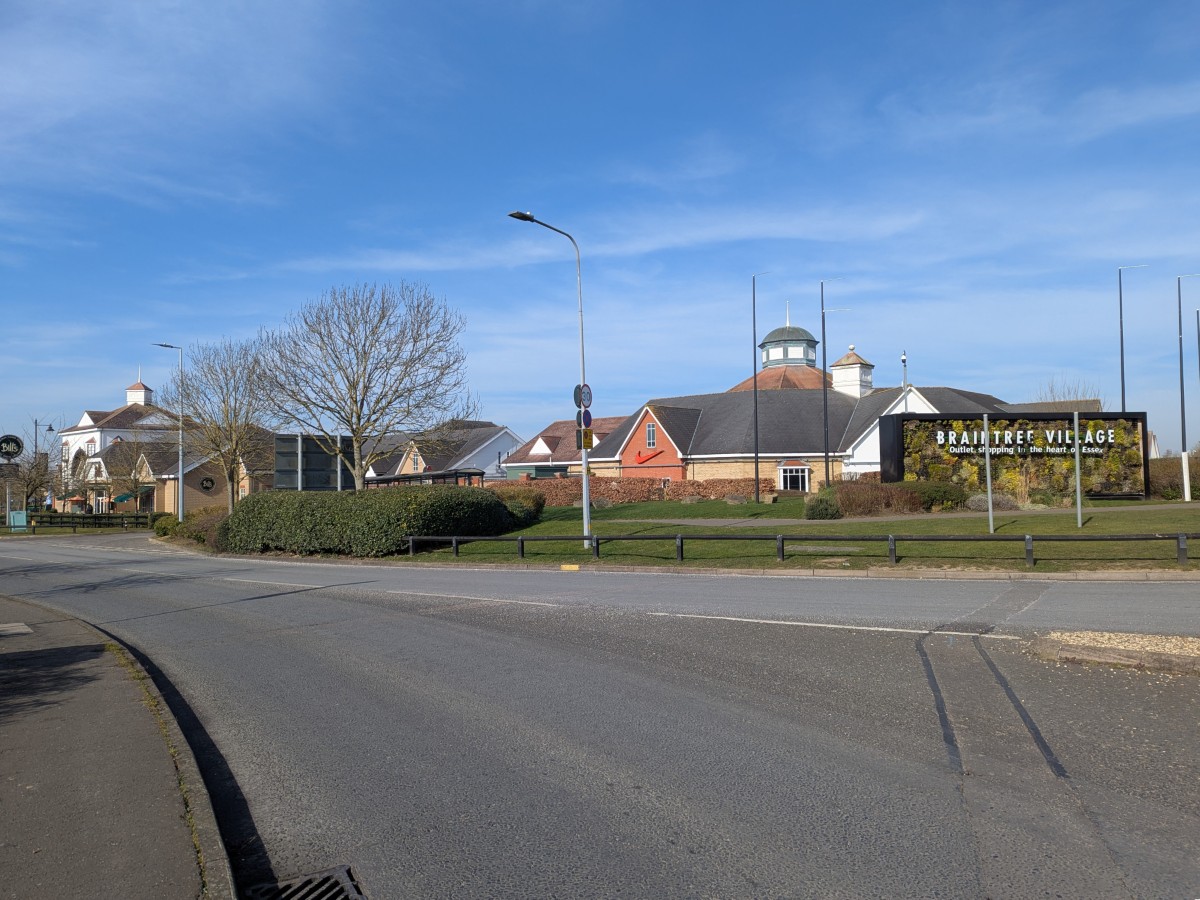 Braintree Village - Shopping Area | AccessAble