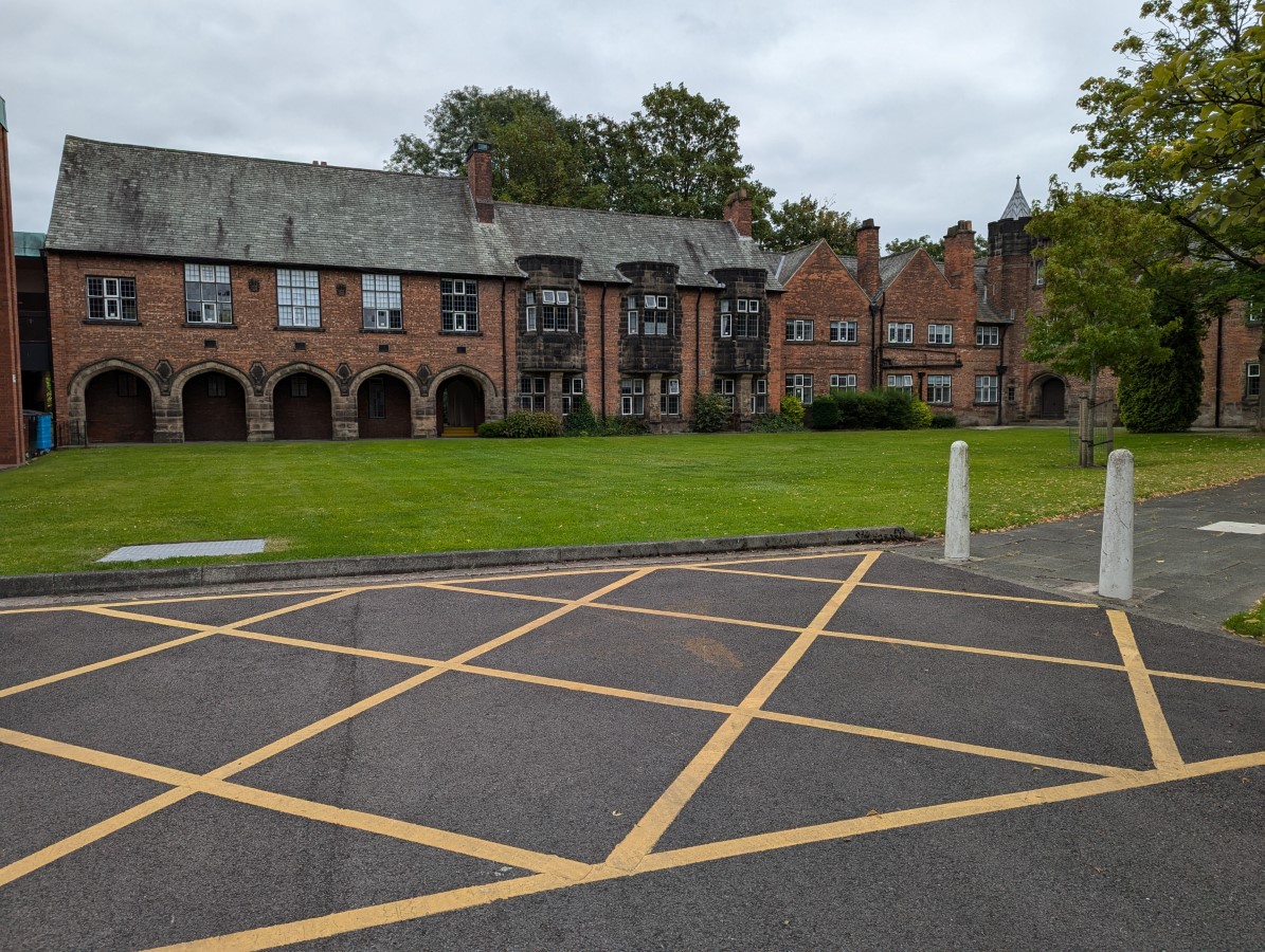 Hulme Hall - Halls of Residence | AccessAble