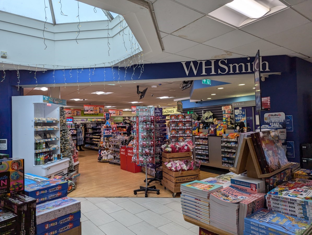 WHSmith - M6 - Sandbach Services - Northbound - Roadchef | AccessAble