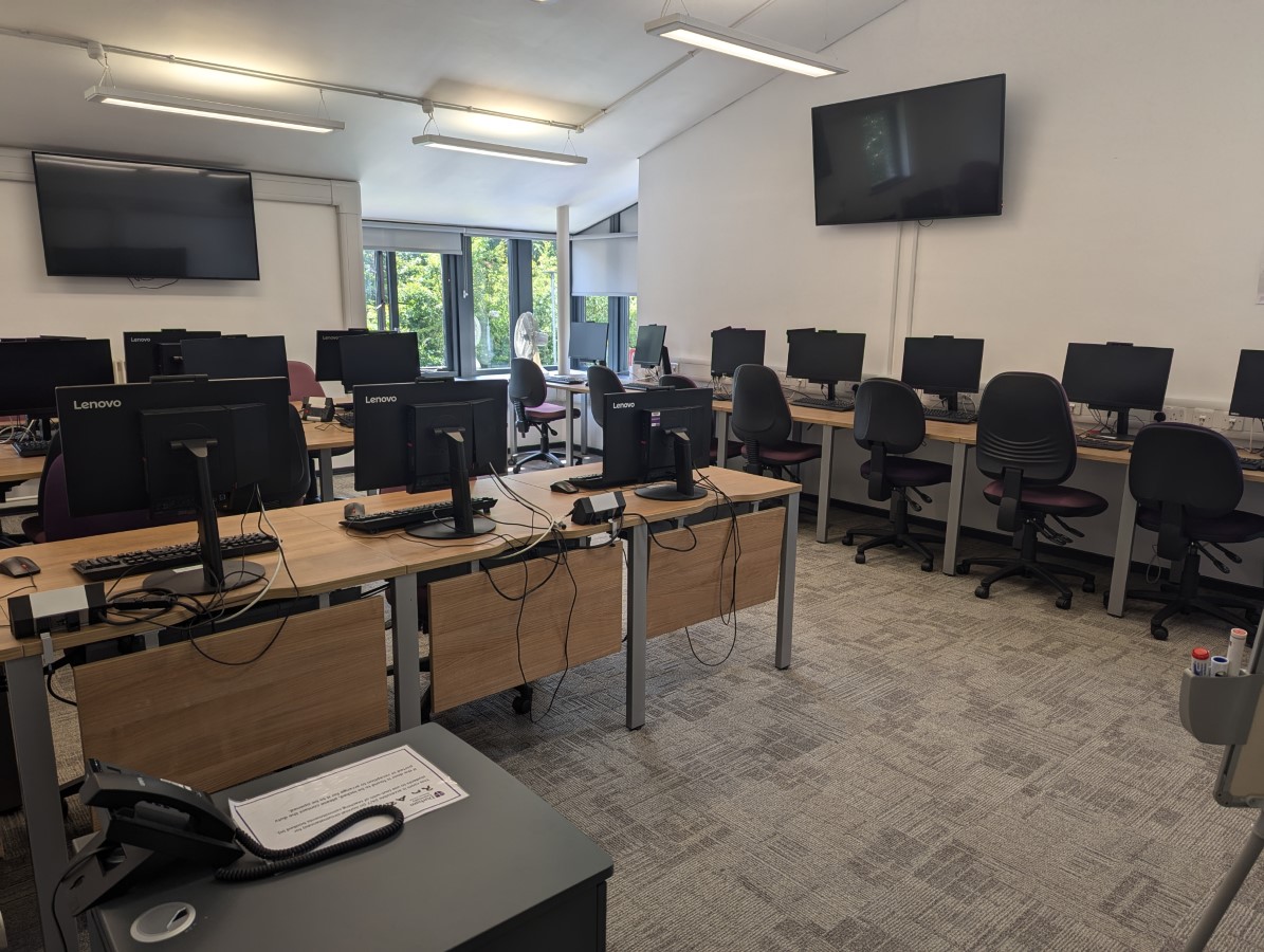 BUSCA205 - Computer Room | AccessAble