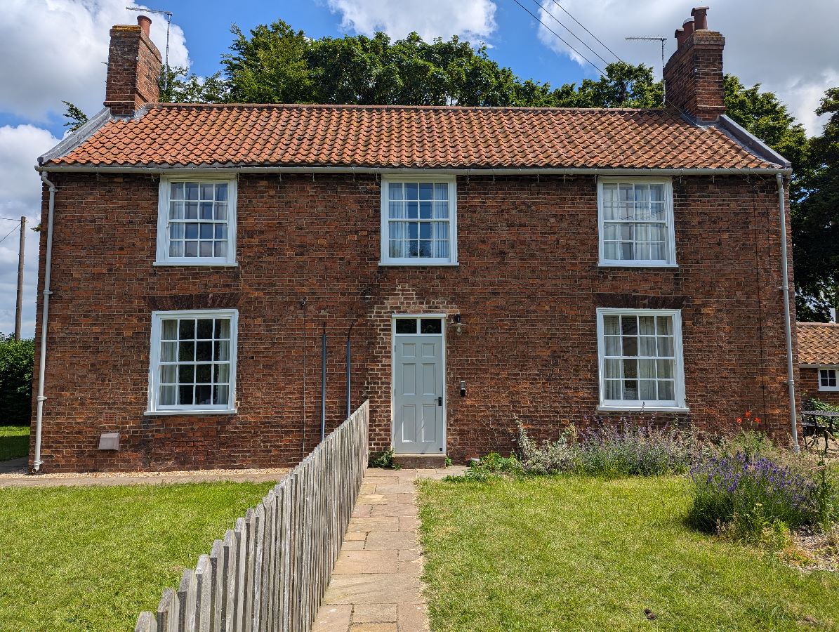 1 Castle Cottage - National Trust | AccessAble