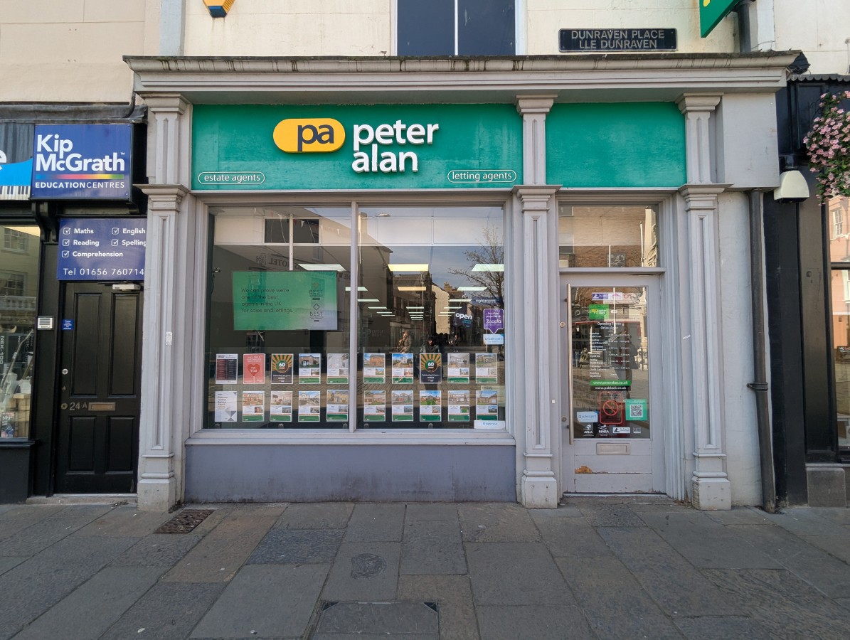 Peter Alan - Bridgend | AccessAble