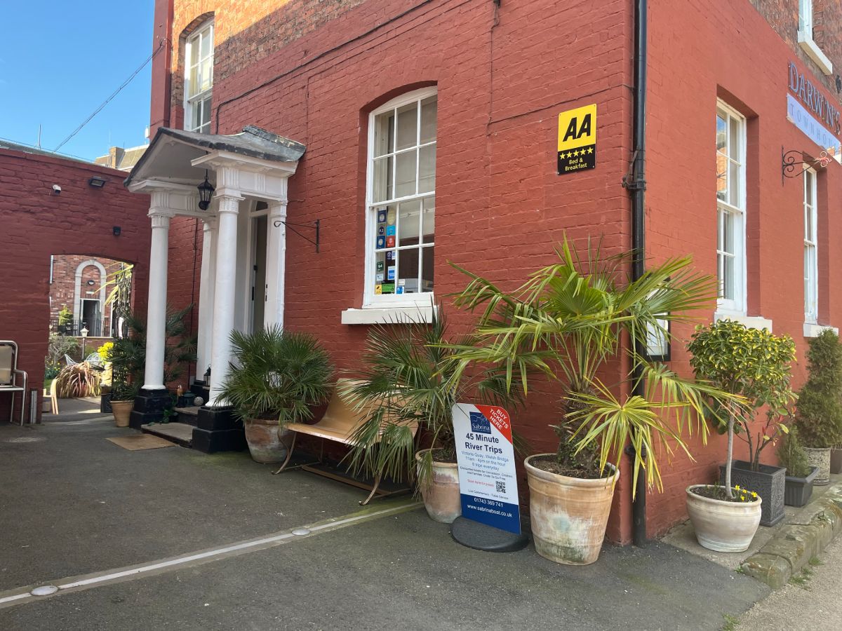 Darwin's Townhouse | AccessAble