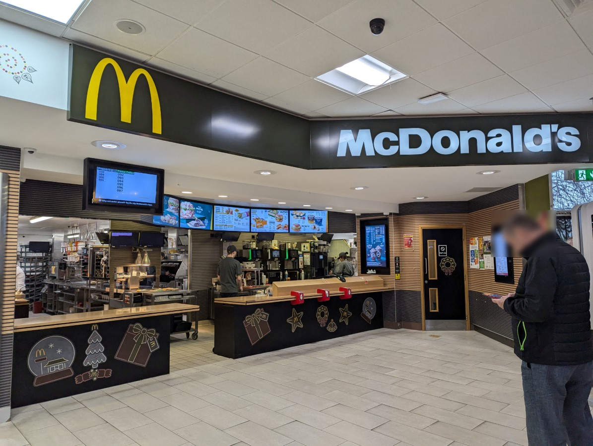 McDonald's - M6 - Sandbach Services - Northbound - Roadchef | AccessAble