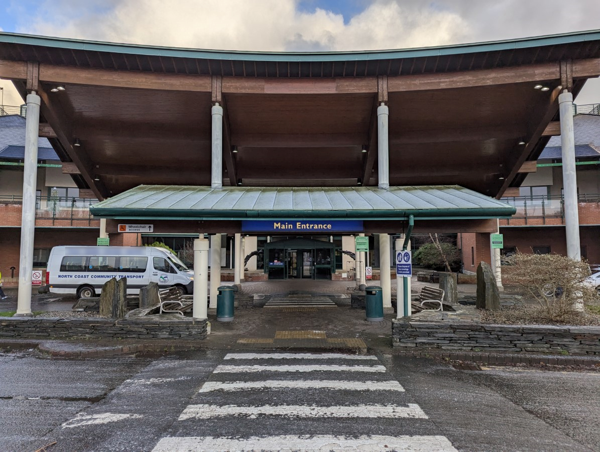 Causeway Hospital - Entrances | AccessAble