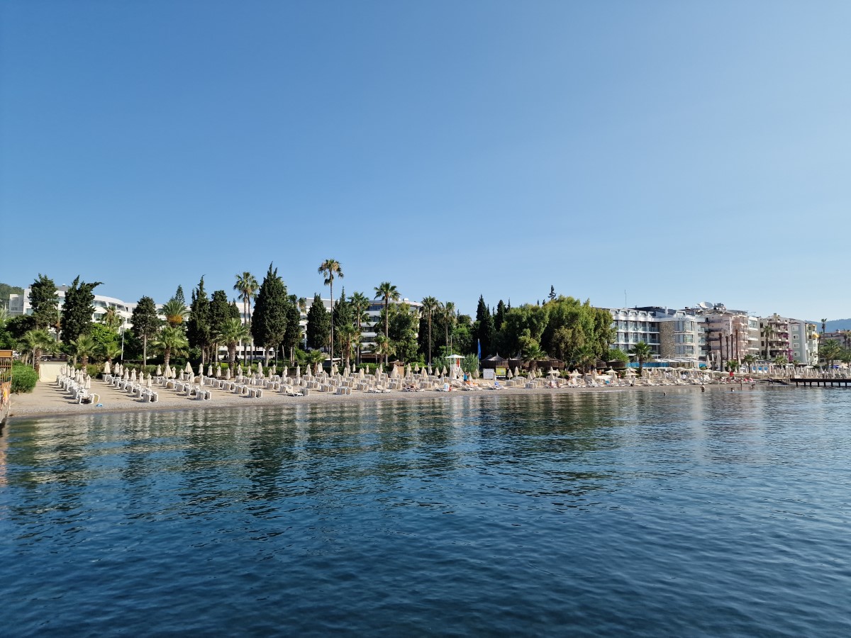 TUI Blue Grand Azur - Beach | AccessAble