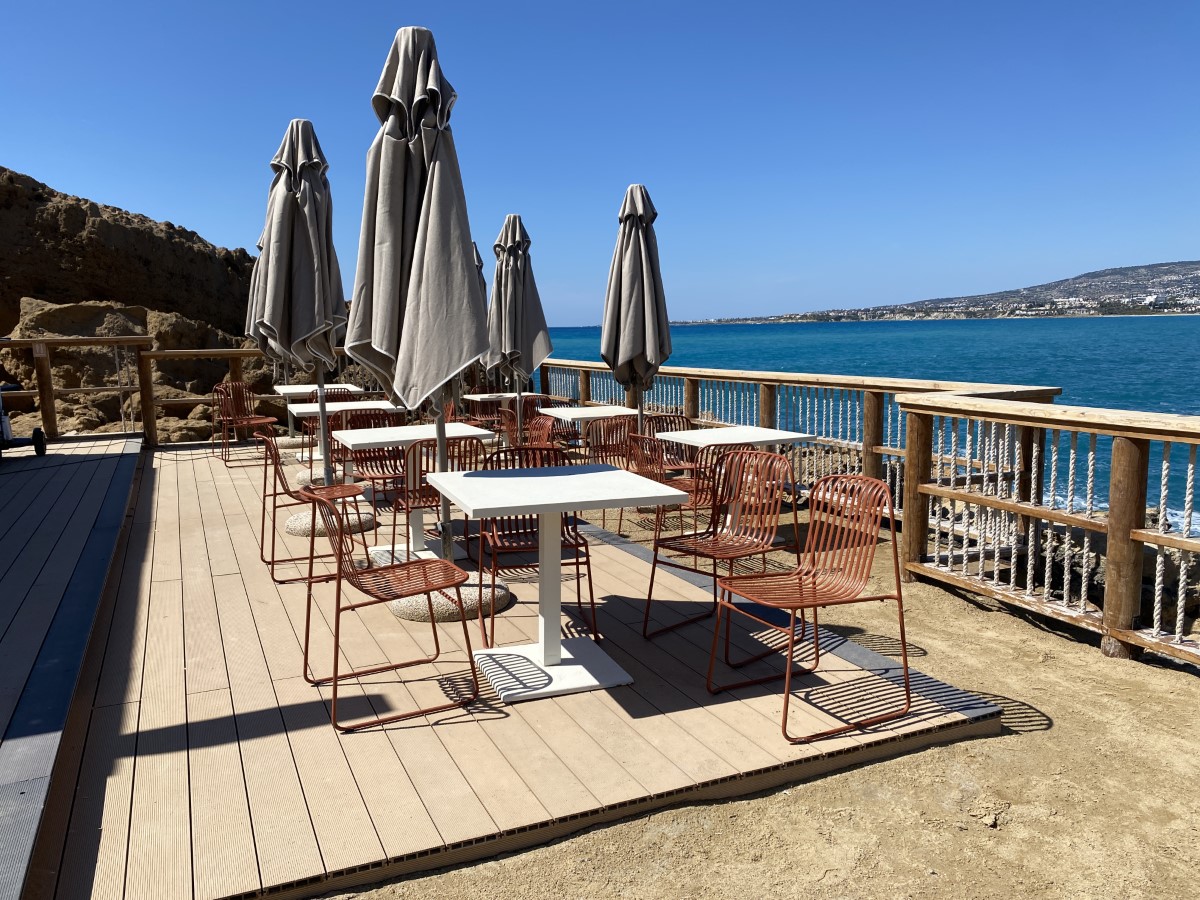 Mare Paphos - Waves Beach by Atlantica | AccessAble