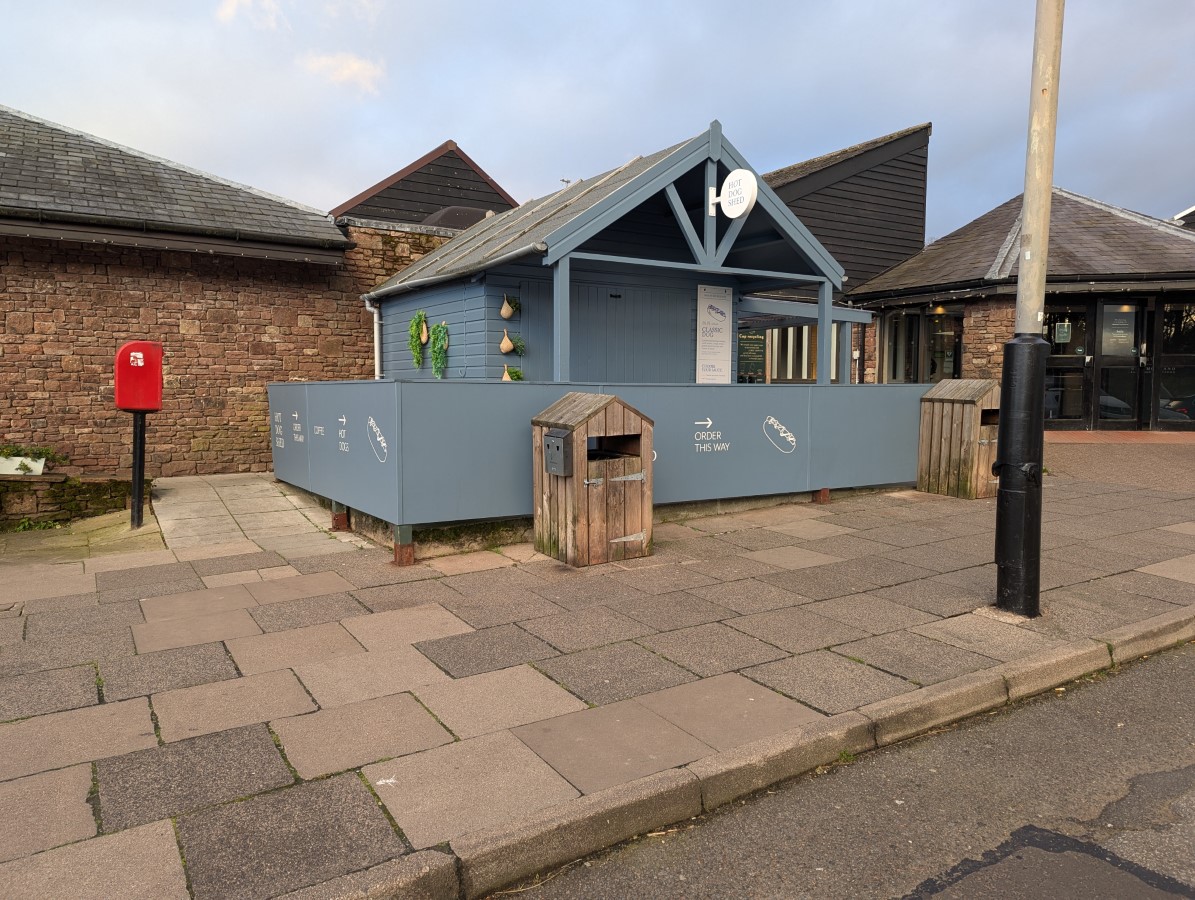 The Hot Dog Shed - M6 - Tebay Services - Northbound - Westmorland ...